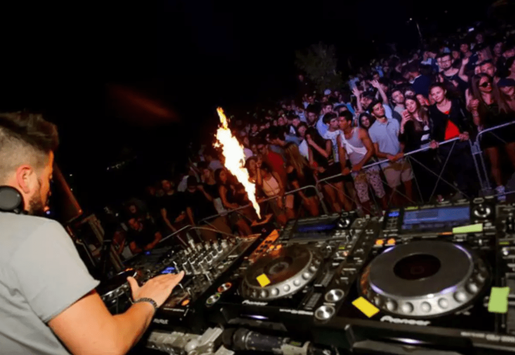 Best Clubs in Venice - Exploring Beings